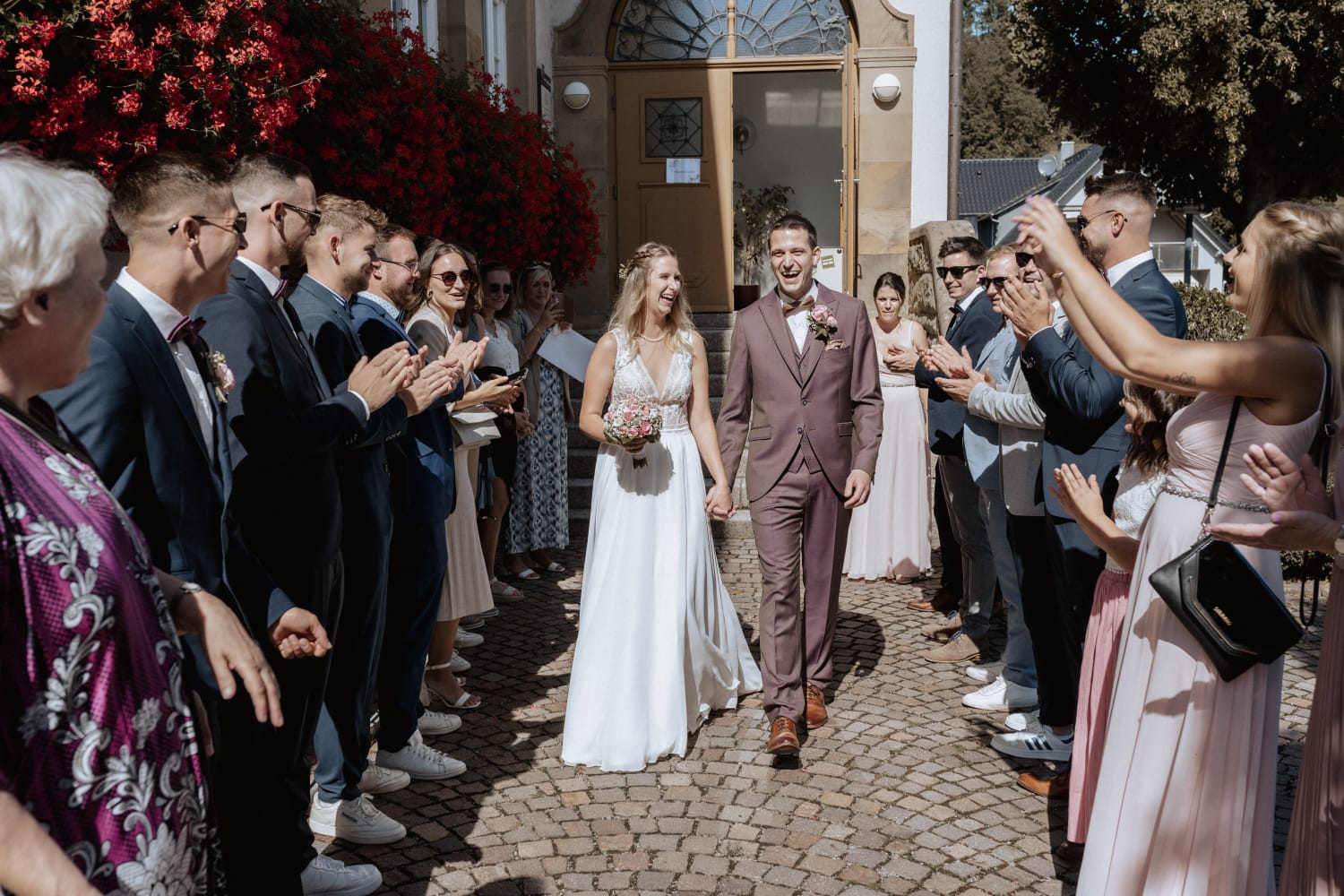 Großer Bahnhof für das Brautpaar Jaqueline und Timo Echle - DJK ...